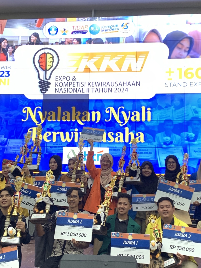 Memanfaatan Tepung Jangkrik dan Tiwul, Tim “Snackbar Kriwul” Universitas Ahmad Dahlan Raih Juara ...